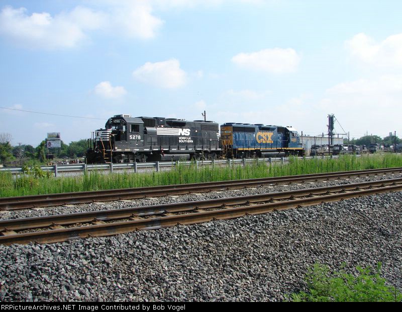 NS 5278 and CSX 4403
